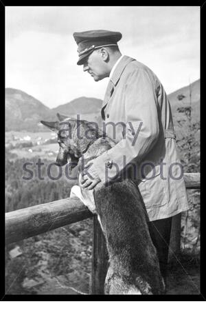 Hitler and His Dog Blondi Stock Photo - Alamy