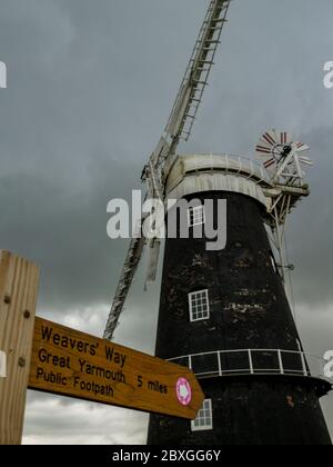 Wherryman's Way, famous hiking route along the River Yare in Norfolk ...