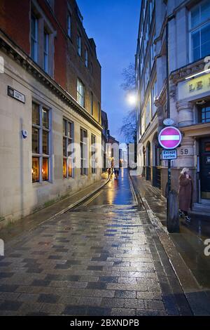 A Narrow street in London England United Kingdom Stock Photo - Alamy