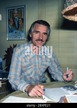 MCCLOUD (TV) DENNIS WEAVER Stock Photo - Alamy