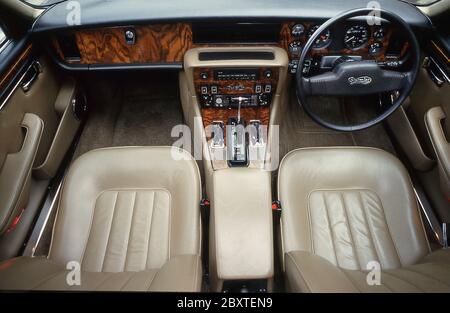 1986 Daimler Double-Six interior Stock Photo - Alamy