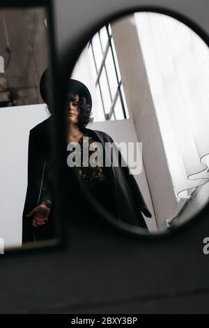 Modern Art modeling session Stock Photo - Alamy