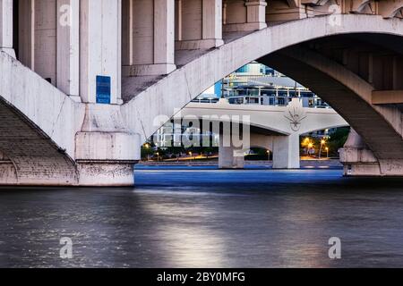 Mill Street Bridge over Tempe Town Lake near Phoenix, Arizona Stock ...