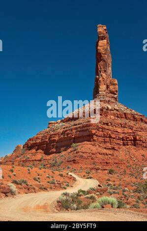Castle Butte, Cedar Mesa sandstone formation in Valley of the Gods ...