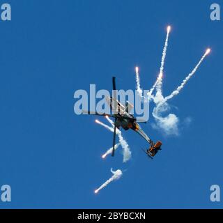 Apache AH-64D Solo Display Team Stock Photo - Alamy