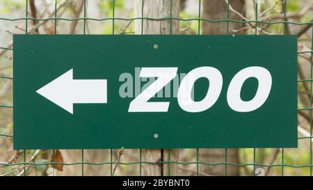 Zoo road sign Stock Photo - Alamy