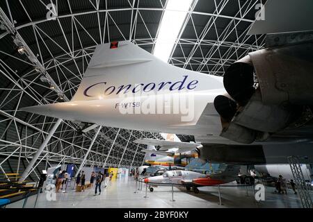 Tilting cups on Rolls Royce-Snecma Olympus 593 engines nozzles on a ...