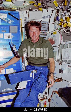(1997) --- Astronaut C. Michael Foale, mission specialist/cosmonaut ...