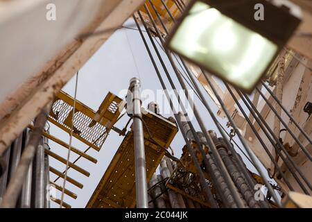 An oil company rig drilling for oil, Sahara desert Stock Photo - Alamy