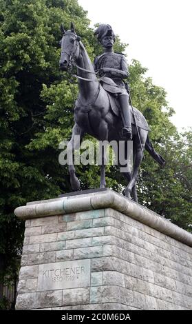 A statue of Lord Kitchener in Chatham, Kent Stock Photo - Alamy