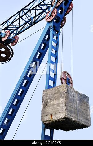 Counterweight on the cable car Stock Photo - Alamy