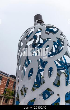 Middlesbrough Combined Court Centre and the Bottle of Notes sculpture ...