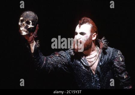 Antony Sher (Vindice) in THE REVENGER'S TRAGEDY by Cyril Tourneur at ...