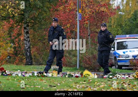 Linköping, Sweden 20041020 The day after the double murder in Linköping ...