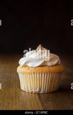Sponge wedding cake on the table of the bride and groom Stock Photo - Alamy