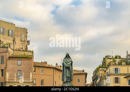 The giordano bruno sculpture rome Italy Stock Photo - Alamy