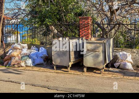 trash, bin, rubbish, sweepings, can, waste, squandering, object, single ...