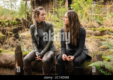 THE 100, from left: Shelby Flannery, Chuku Modu, 'Hesperides', (Season ...