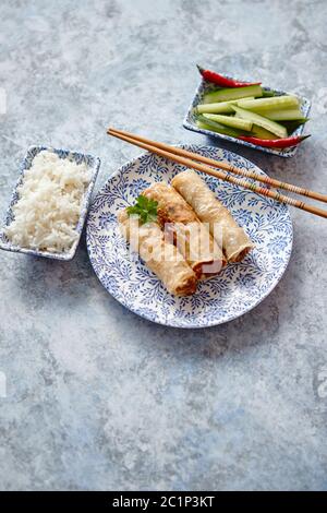 Thai style fresh spring roll with white plate Stock Photo - Alamy