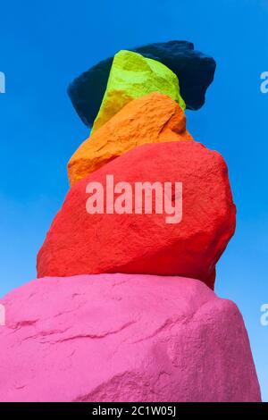 Liverpool Mountain, a 10-metre tall sculpture by internationally famous ...