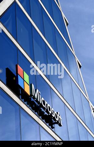 Microsoft Headquarters Building Stock Photo - Alamy