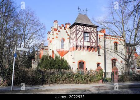 Tudor Style House Stock Photo - Alamy