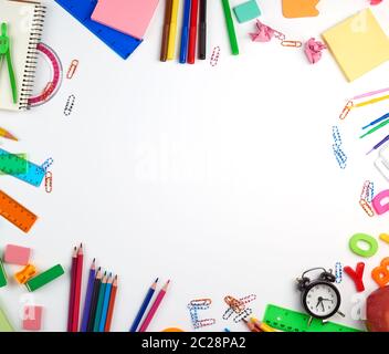 Blank note paper with pencil and paintbrush on wooden background Stock ...