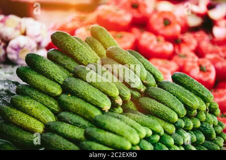 Heap of cucumbers at Farmers' market Stock Photo - Alamy