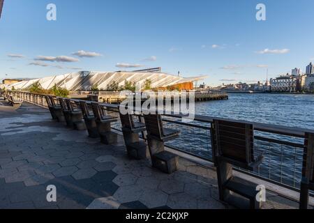 Pier 35 park on the Lower East Side at daytime in Autumn Stock Photo ...