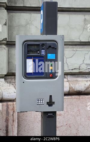 Automated parking pay station Stock Photo - Alamy
