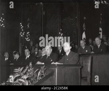 Meeting at the Krolloper Berlin - Goebbels speaks Heinrich Hoffmann ...