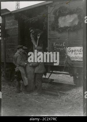 Winter Relief Organization - Reportage Heinrich Hoffmann Photographs ...