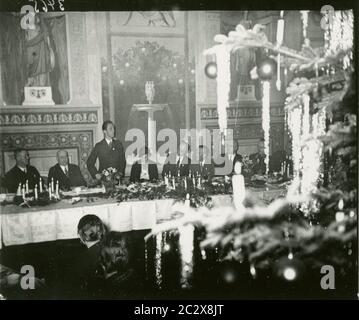 Christmas party in the Ministry of Propaganda - Ms. Goebbels and staff ...