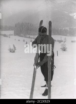 Ski course of the Hitler Youth - reportage Heinrich Hoffmann ...
