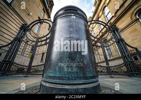 Edinburgh Sheriff Court and Justice of the Peace Court Stock Photo - Alamy