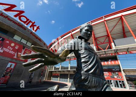 The statue of Eusebio, legendary Benfica player, outside the Luz ...