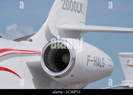 Dassault Falcon 2000LXS is a French Business jet and a member of ...