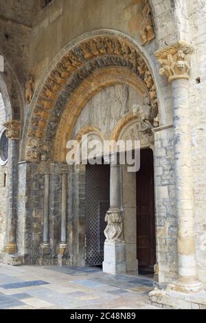 OLORON SAINTE MARIE CATHEDRAL - FRANCE PYRÉNÉES ATLANTIQUE - XII ...
