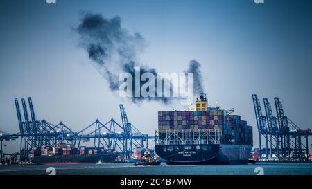 Ships Exhaust Smoke - Ship Funnel Exhaust - Pollution from Ships ...