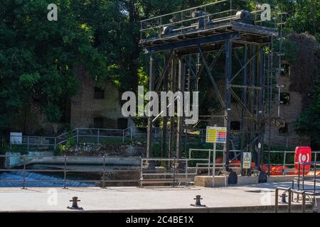 Teston Lock, Teston Bridge Country Park, Teston, Maidstone Stock Photo ...