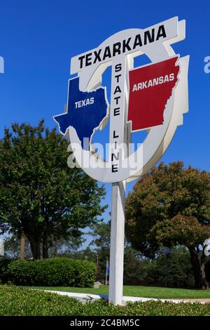 Texarkana, Texas and Arkansas state line. The Federal Courthouse (which ...