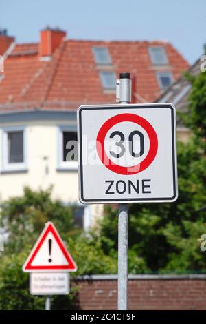 Tempo-30-Zone, Deutschland, Europa, Verkehrssicherheit ...