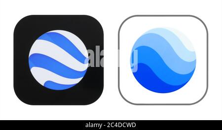 Google Earth app icon on mobile phone Stock Photo - Alamy