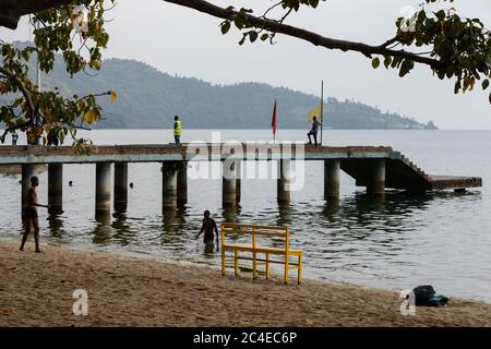 RWANDA, Gisenyi, Lake Kivu / Grenzstadt am Kivu See zum Kongo, Goma ...