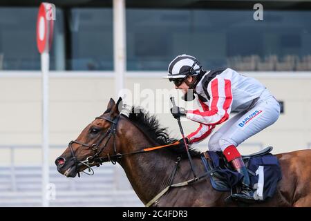 Fieldsman ridden by Elisha Whittington wins the Read Andrew Balding On ...