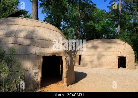 The Powhatan Indian Village at the Jamestown Settlement Williamsburg ...