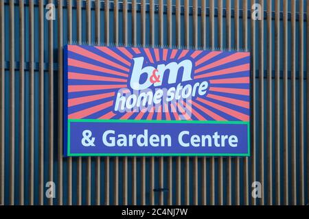 The B&M Home Store and Garden Centre at Reading Retail Park on Oxford ...