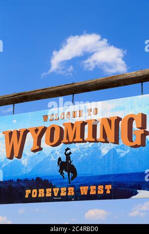Welcome to Wyoming sign on Interstate 25, Cheyenne,Wyoming,USA Stock ...