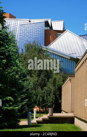 Peter B Lewis Science Library designed by Frank Gehry Princeton ...