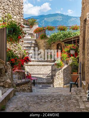 The beautiful village of Rocca Vittiana overlooking the Lago del Salto ...